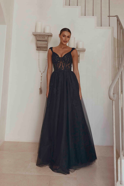 Maeve Black – Runway Regime